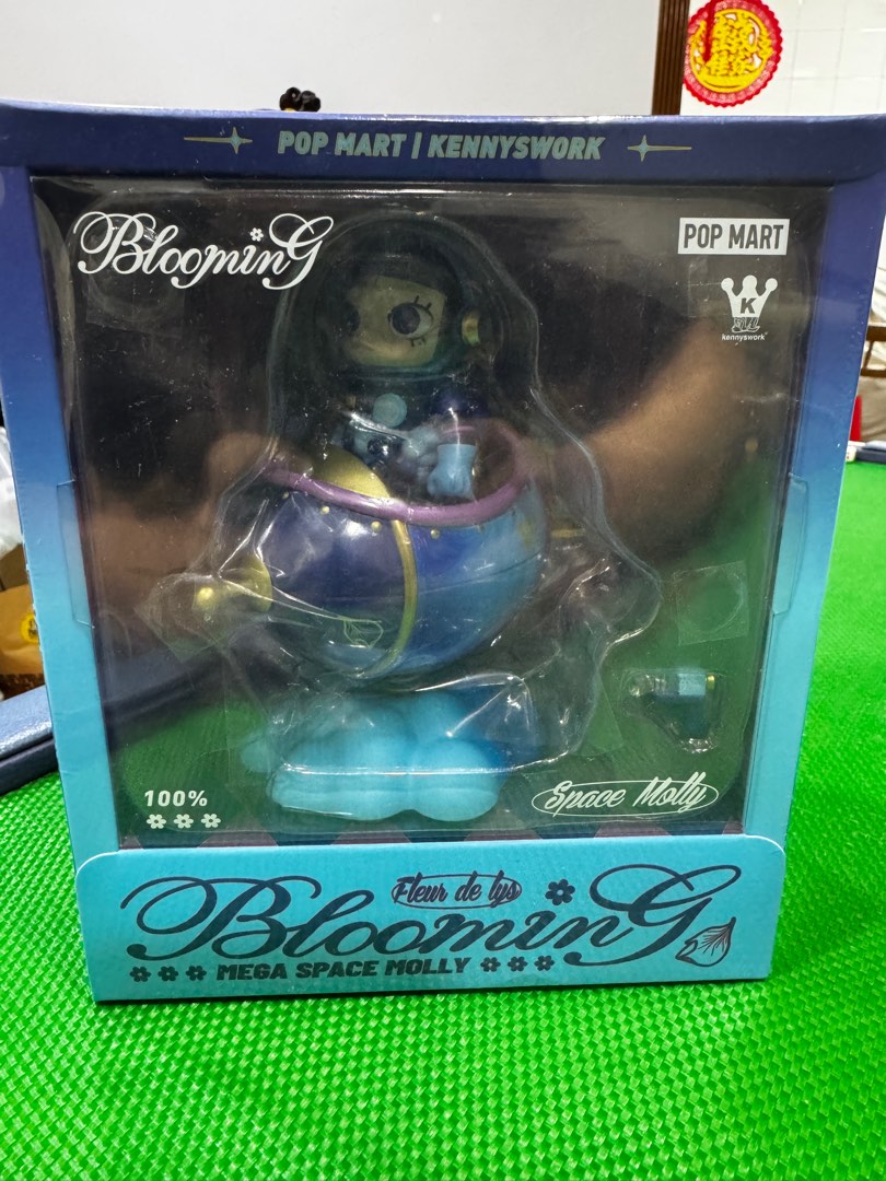 Pop Mart Mega Space Molly Blooming Figure France, Hobbies & Toys, Toys ...