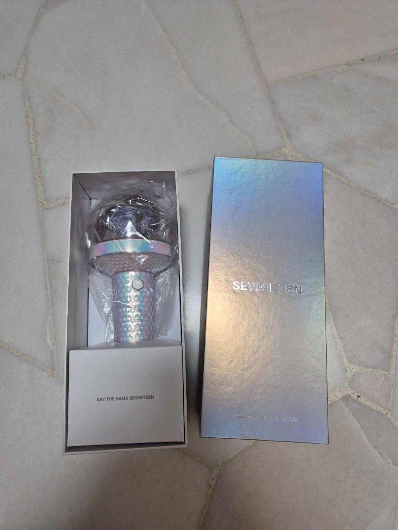 SEVENTEEN Official Lightstick V2, Hobbies & Toys, Memorabilia ...