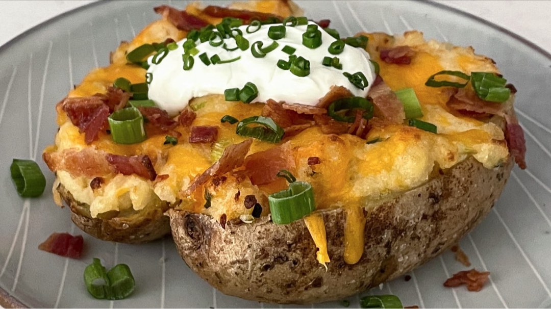Spud Potato / Loaded Potato / Baked Potato - Cheddar Cheese, Bacon and ...
