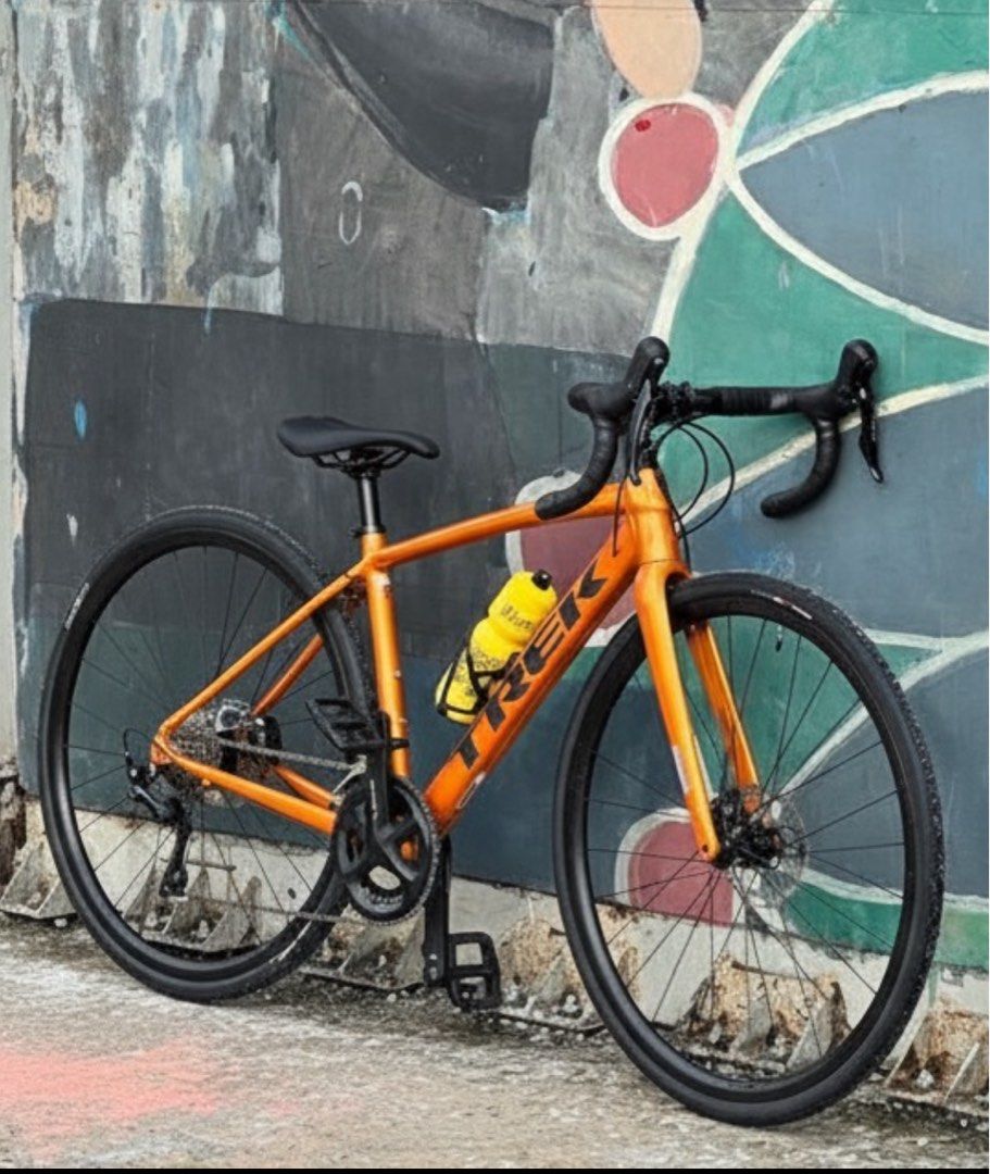 Trek Domane AL5 disc road bike, Sports Equipment, Bicycles & Parts ...