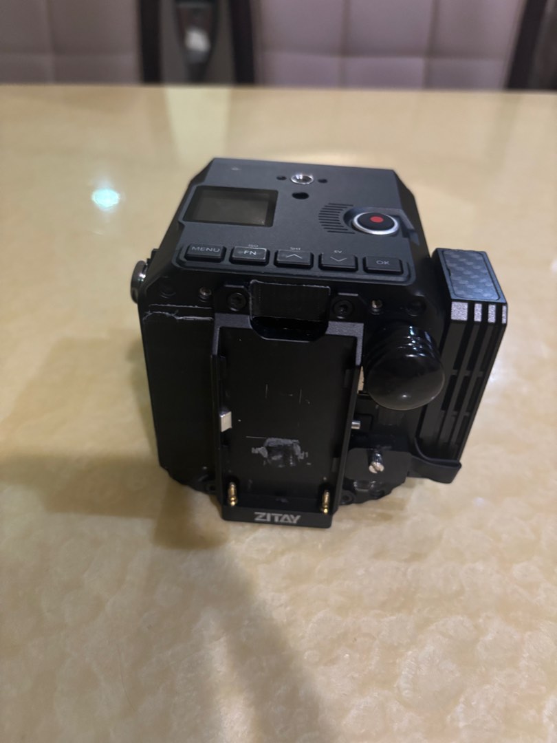 ZCAM e2m4 + locking mounts + ssd, Photography, Video Cameras on Carousell