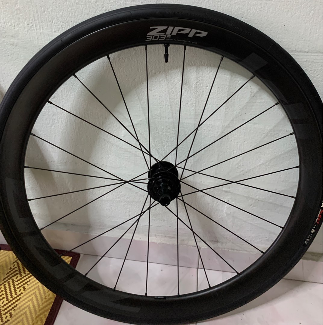 Zipp 303s Carbon Wheelset disc, XDR, Sports Equipment, Bicycles & Parts ...