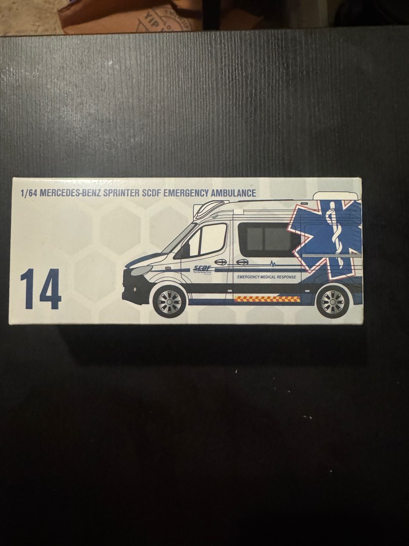 1/64 Mercedes-Benz Sprinter SCDF 緊急救護車, 興趣及遊戲, 玩具 & 遊戲類 - Carousell