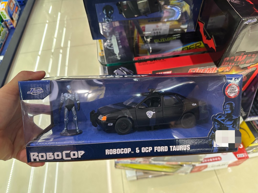 合金 模型車 1:24 ROBOCOP 機器戰警 + OCP FORD TAURUS 福特, 書籍、休閒與玩具, 玩具、公仔、桌遊在旋轉拍賣