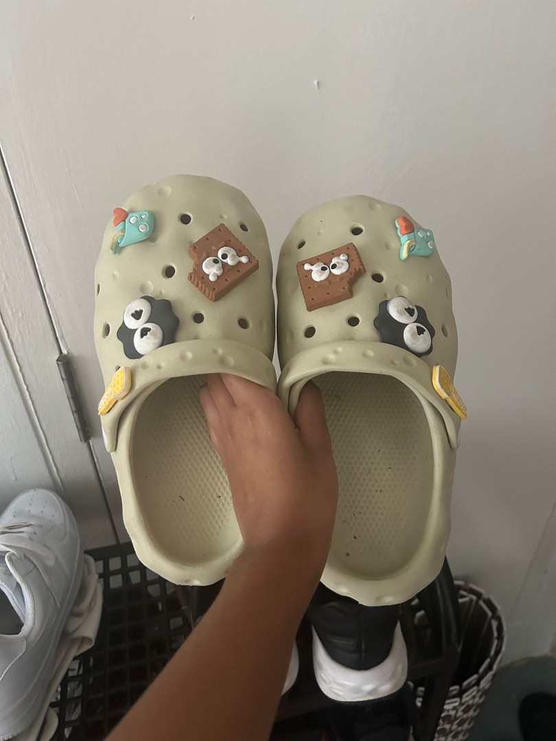 Crocs Classic Clog with Jibbitz - Size 38-39, Women's Fashion, Footwear ...