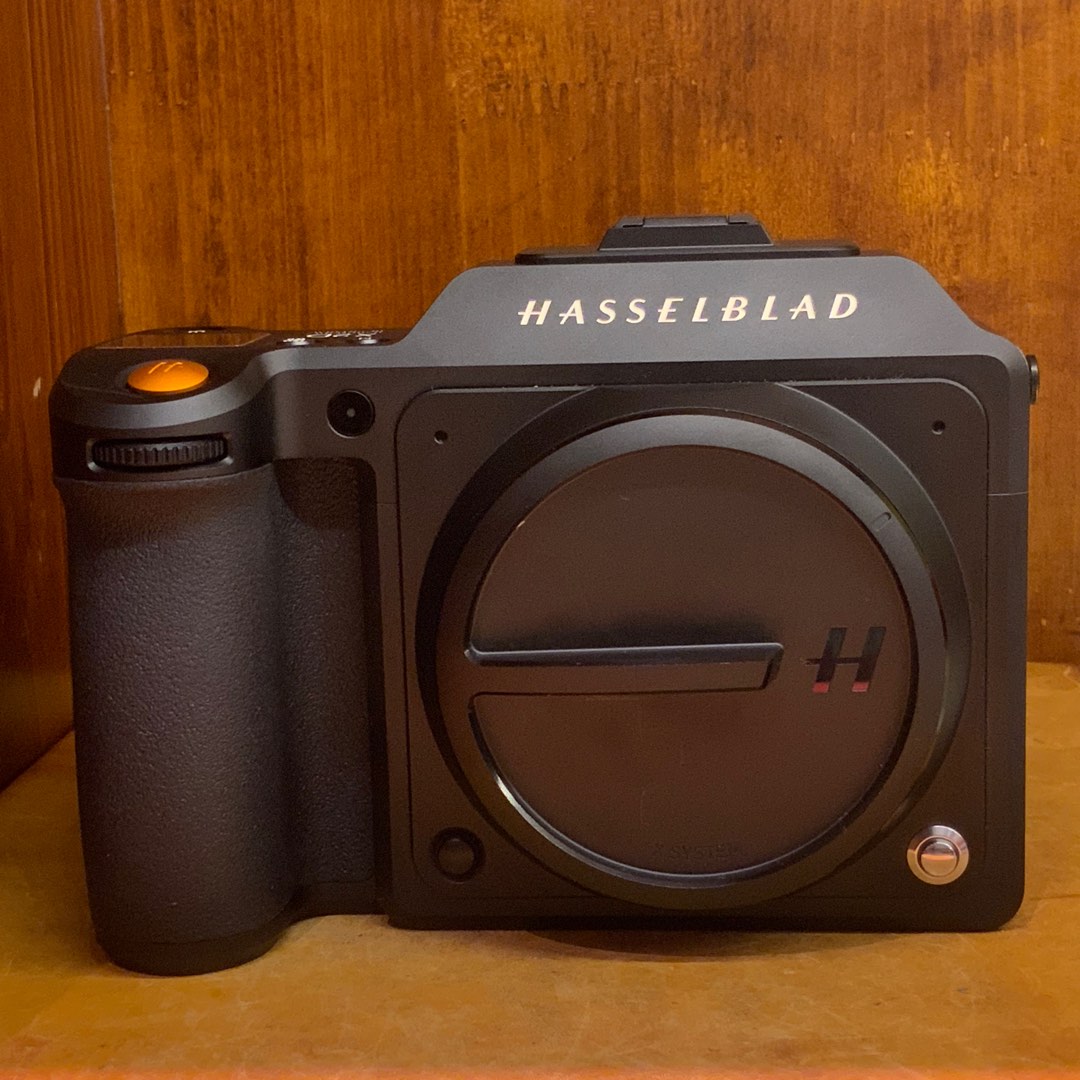 Hasselblad X2D w/Box (XT24028578), Photography, Cameras on Carousell