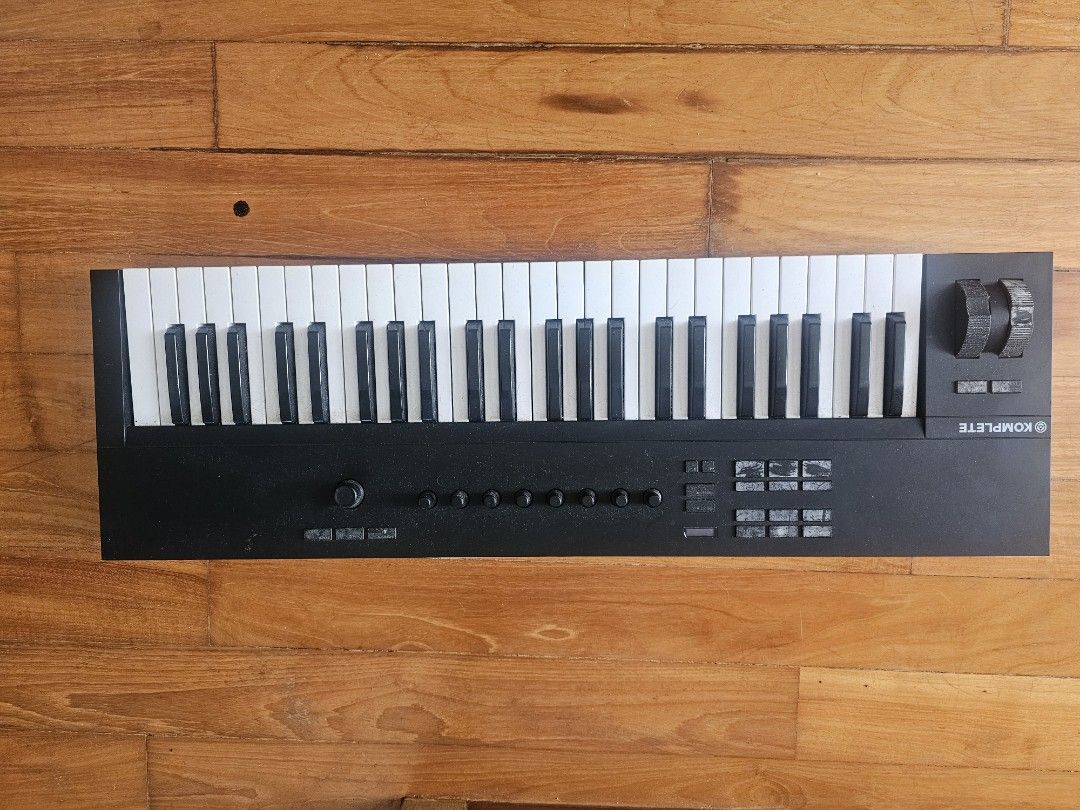 Native Instruments Komplete Kontrol A49 MIDI Keyboard, Hobbies & Toys ...