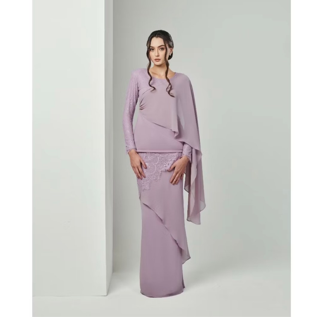 Qiszar Vanessa Luxe Timeless, Women's Fashion, Muslimah Fashion, Baju ...