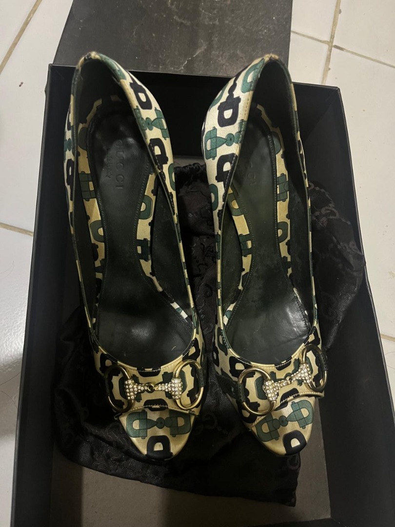 Sepatu Gucci, Fesyen Wanita, Sepatu di Carousell