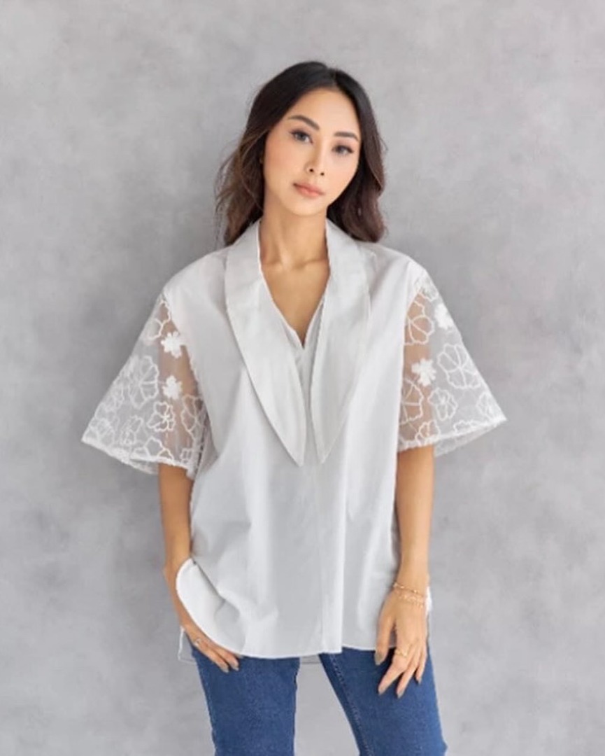 Studio Tui Raven Blouse in White, Fesyen Wanita, Pakaian Wanita, Atasan ...