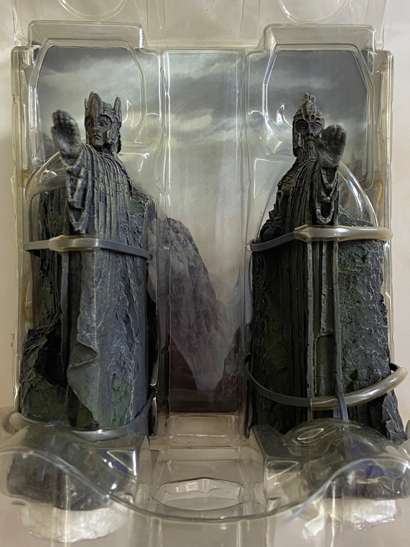 The Lord of the Rings: The Fellowship of the Ring Collector's Gift Set ...
