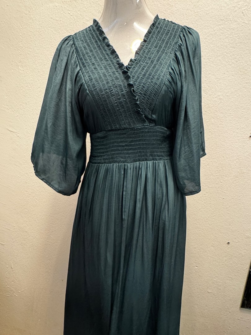 Mitto Shop Elegant Smocked Maxi Dress BNWT, Women's Fashion, Dresses ...