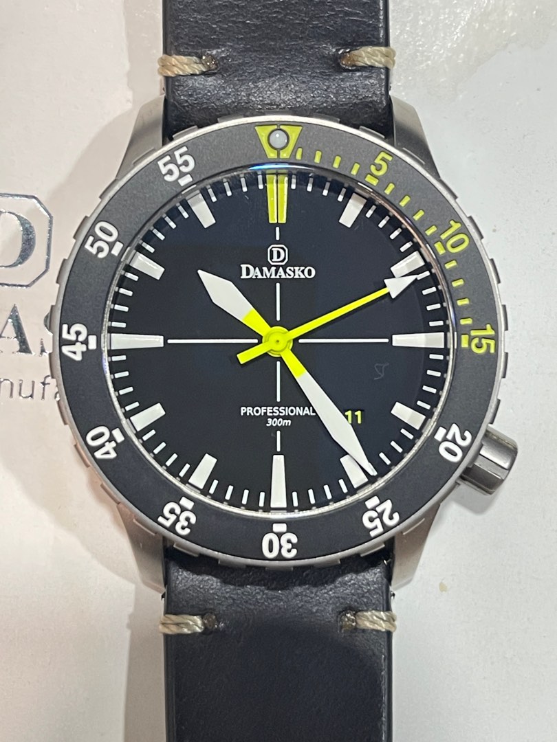 Damasko Swiss ETA Automatic 300 Meter Dive Watch with 43mm Submarine ...