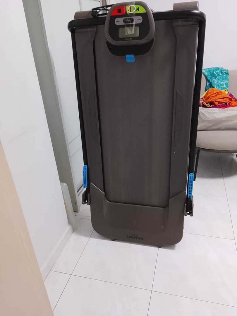 DOMYOS Folding Treadmill, Sports Equipment, Exercise & Fitness, Cardio ...