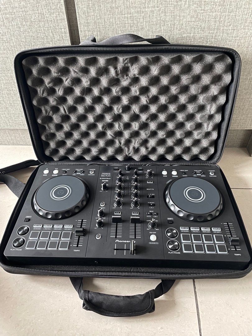 Pioneer DJ DDJ-FLX4 ddj flx4 DJ Controller With portable case, Hobbies ...
