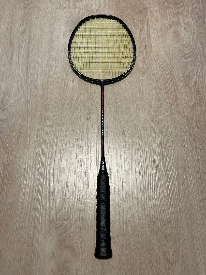Yonex Astrox Lite 37i Badminton Racket, Sports Equipment, Sports ...