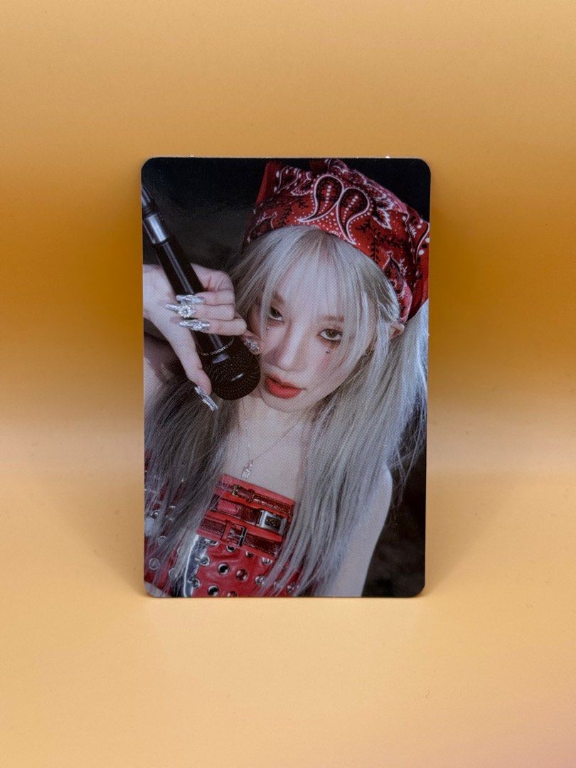 Official MD | YUQI "YUQ1" Pop-Up Store Photocard | Happy Freak Day | LX ...