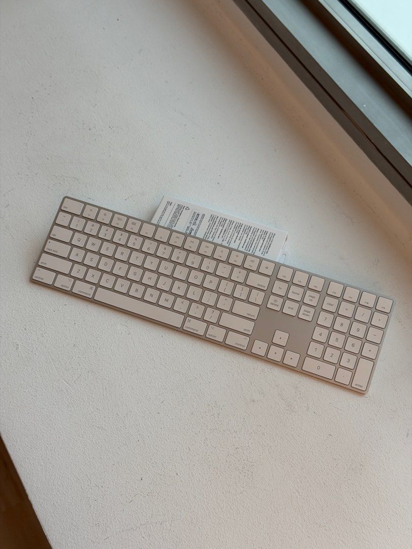 Apple Magic Keyboard with Numeric Keypad (Lightning), Computers & Tech ...