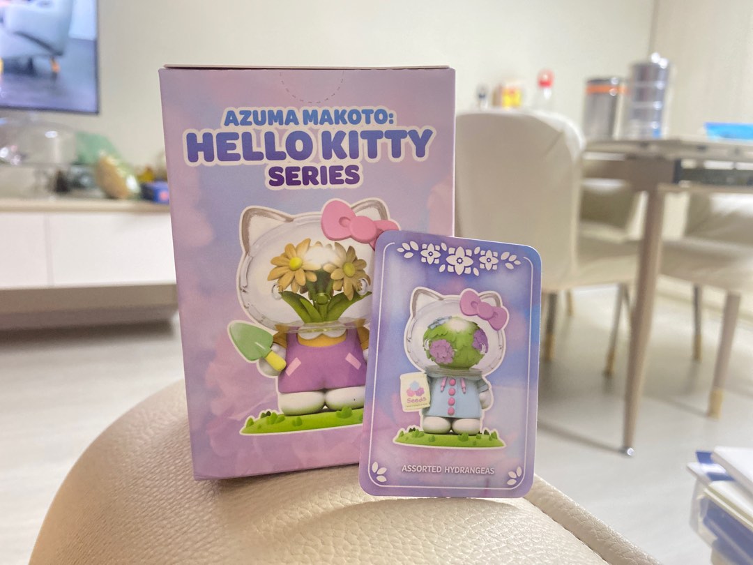 Azuma Makoto Hello Kitty Series Assorted Hydrangeas, Hobbies & Toys ...