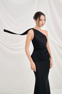 Chello black For Sale | Evening dresses & gowns | Carousell Singapore