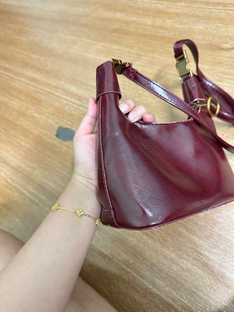 COIH 2DN Maroon Sling Bag, Women's Fashion, Bags & Wallets, Shoulder ...