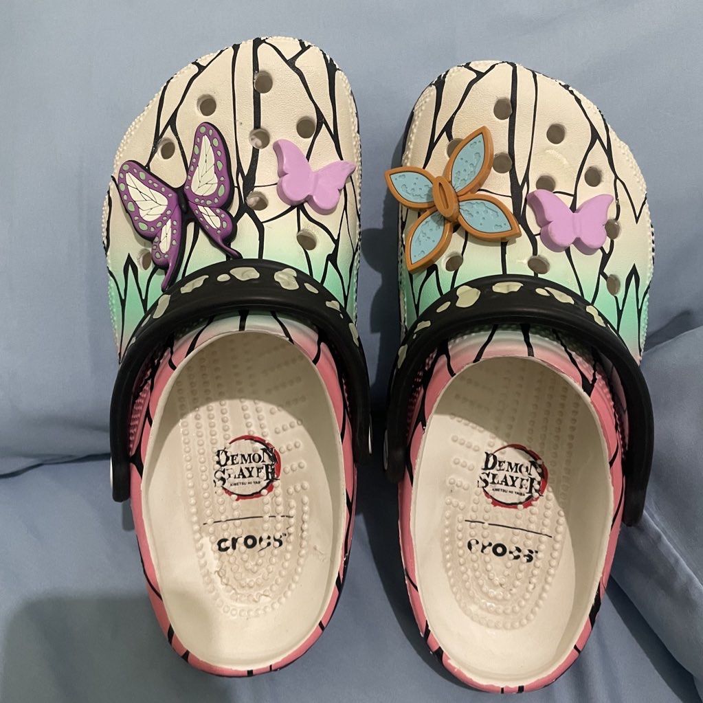 Crocs x Demon Slayer Shinobu Kocho Original Foot Locker ID, Fesyen ...
