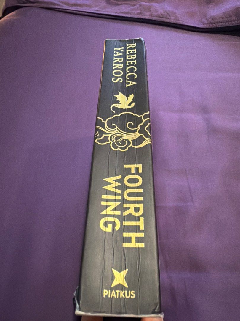 Fourth Wing by Rebecca Yarros, Hobbies & Toys, Books & Magazines ...