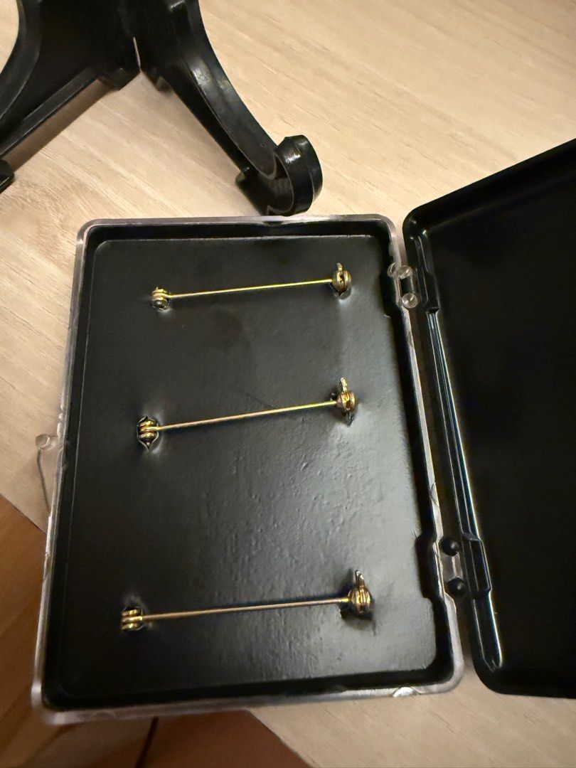 Hard Rock Cafe Taipei Guitar Pins, Hobbies & Toys, Memorabilia ...