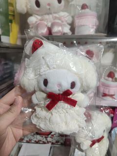 Azuma Makoto Hello Kitty Series Assorted Hydrangeas, Hobbies & Toys ...