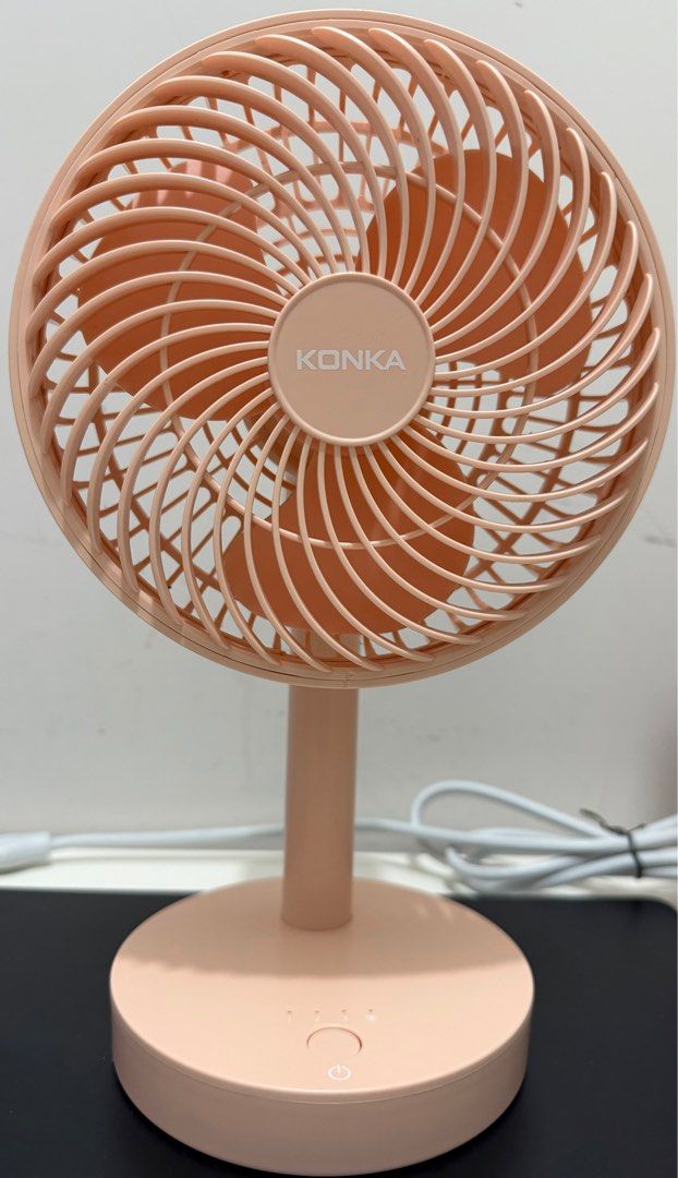 KONKA Mini Fan KF-06U01, 傢俬＆家居, 燈飾及風扇, 風扇 - Carousell