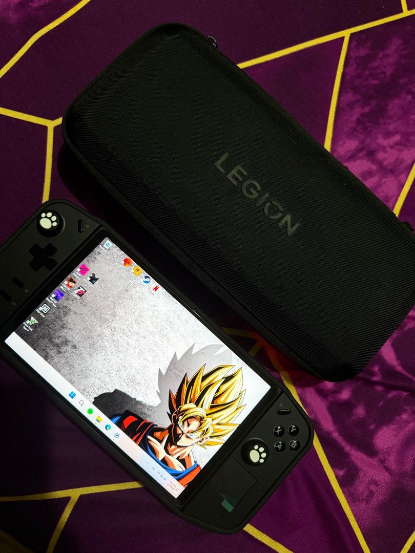 Lenovo Legion Go 8APU1 8.8-inch 16.0 GB RAM AMD Ryzen Z1 Extreme ...