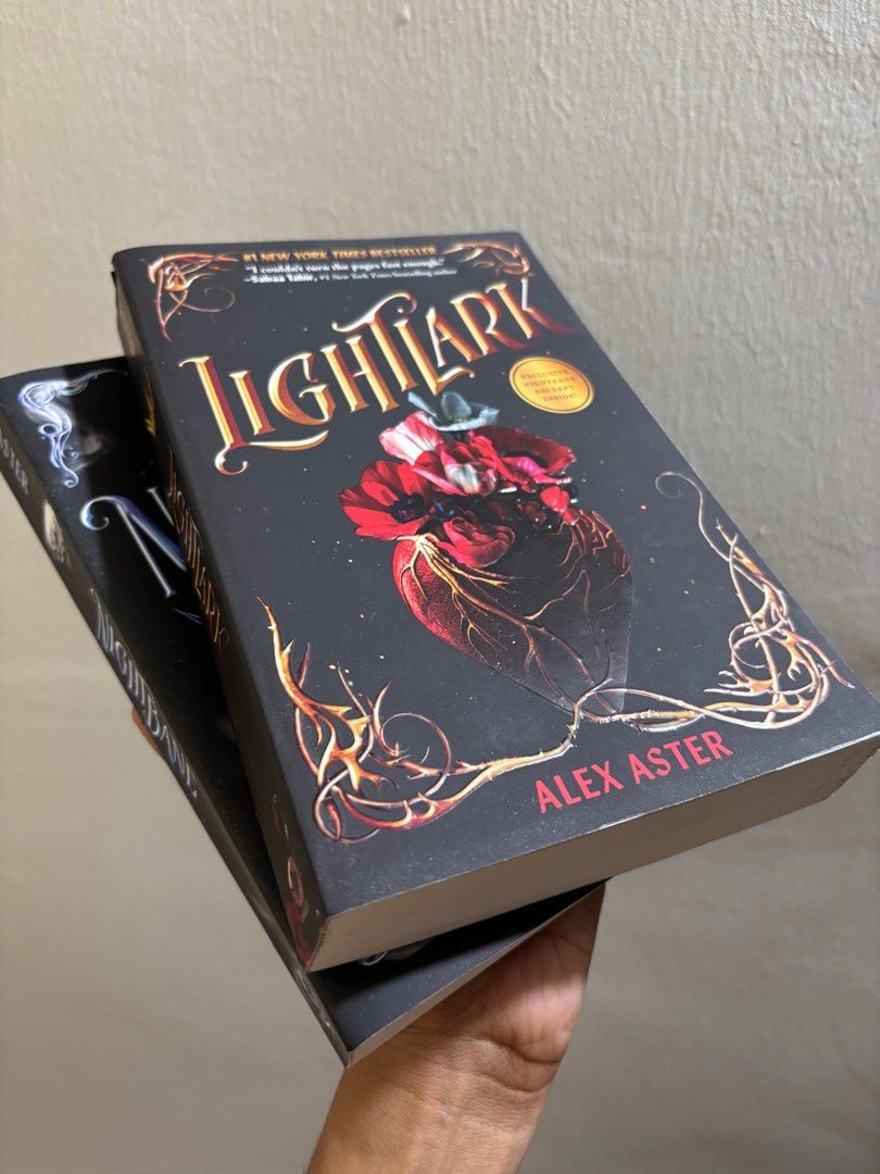 Lightlark by Alex Aster preloved romance fantasy english book tiktok ...