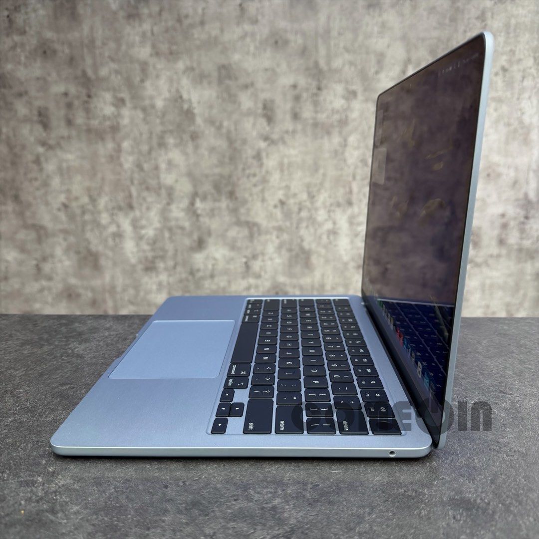 MacBook Air 13-inch M4 / 10-Core CPU / 8-Core GPU / 16GB Unified Memory ...