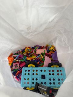 Magna-Tiles Magnetic Building Blocks 150+ pieces, Hobbies & Toys, Toys ...