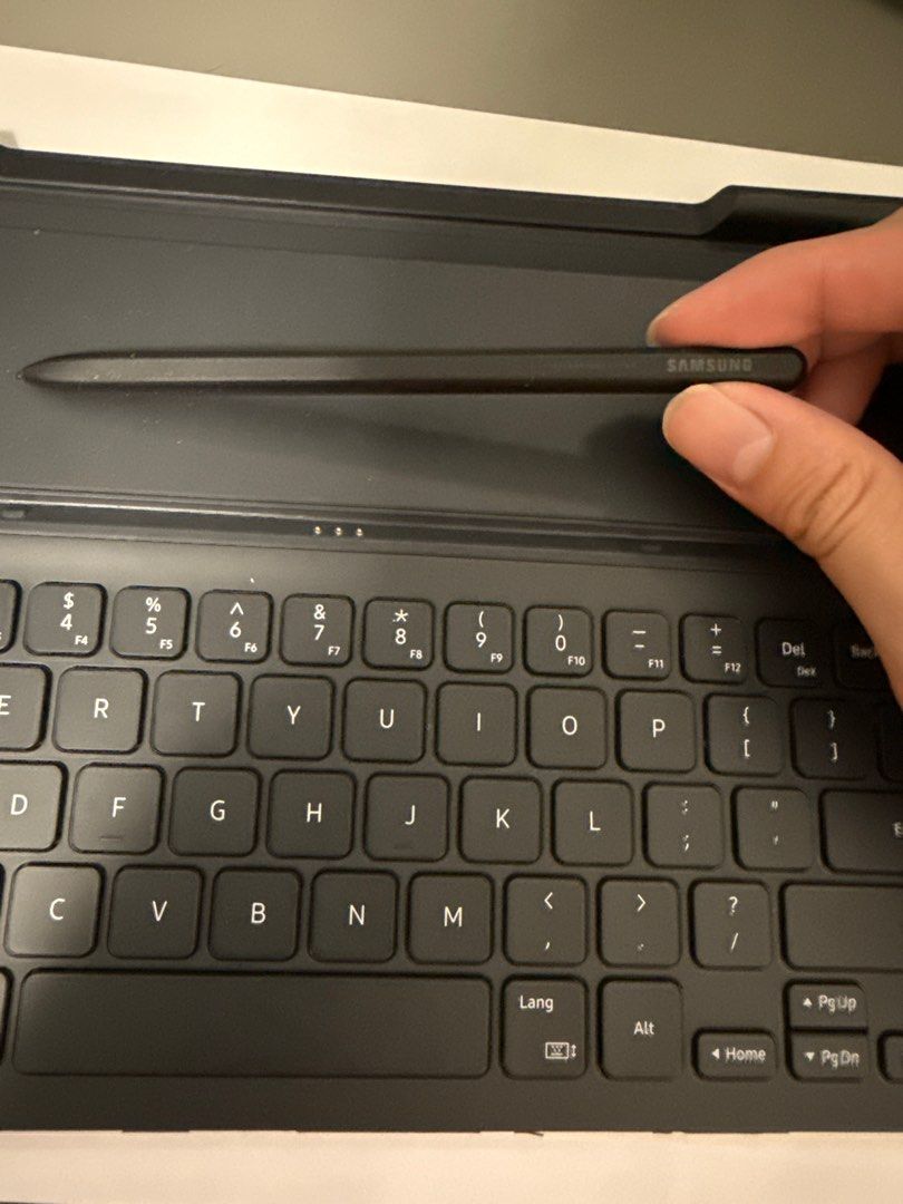 Samsung Galaxy Tab S8 Pen and Keyboard cover, Mobile Phones & Gadgets ...