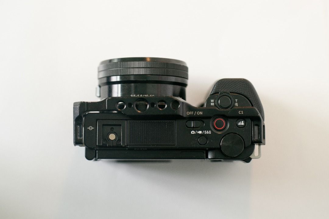 Sony ZVE10 with 16-50mm and 55-210mm, Photography, Cameras on Carousell