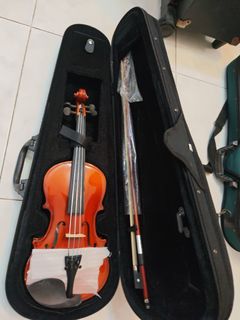 Violin 1/2 with case, Hobbies & Toys, Musical Instruments on Carousell