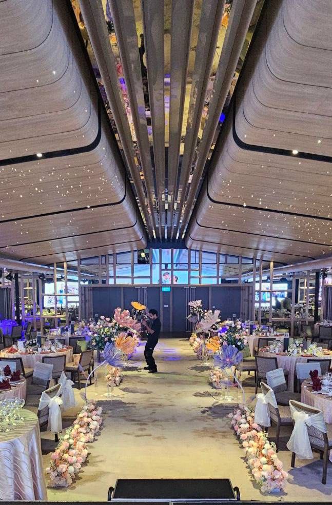 1m Flower Hedges, Hobbies & Toys, Flowers & Bouquets on Carousell