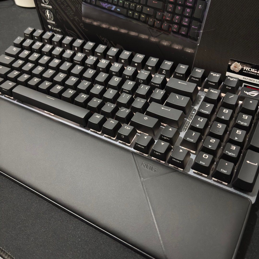 ASUS ROG Strix Scope II 96 Wireless Mechanical Keyboard | Like New ...