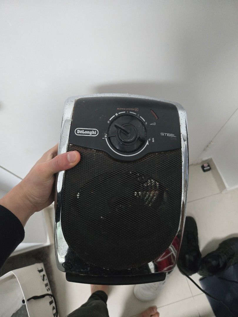 DeLonghi Space Heater, 家庭電器, 冷氣機及暖風機 - Carousell