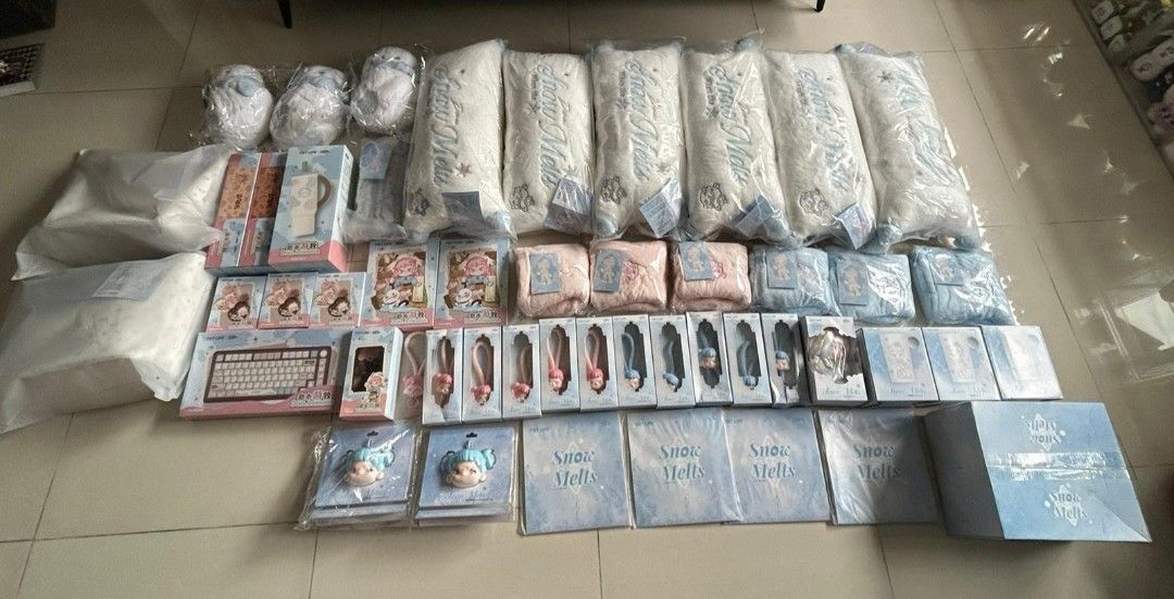 Dora snow melting Kuji, Hobbies & Toys, Memorabilia & Collectibles, Fan ...