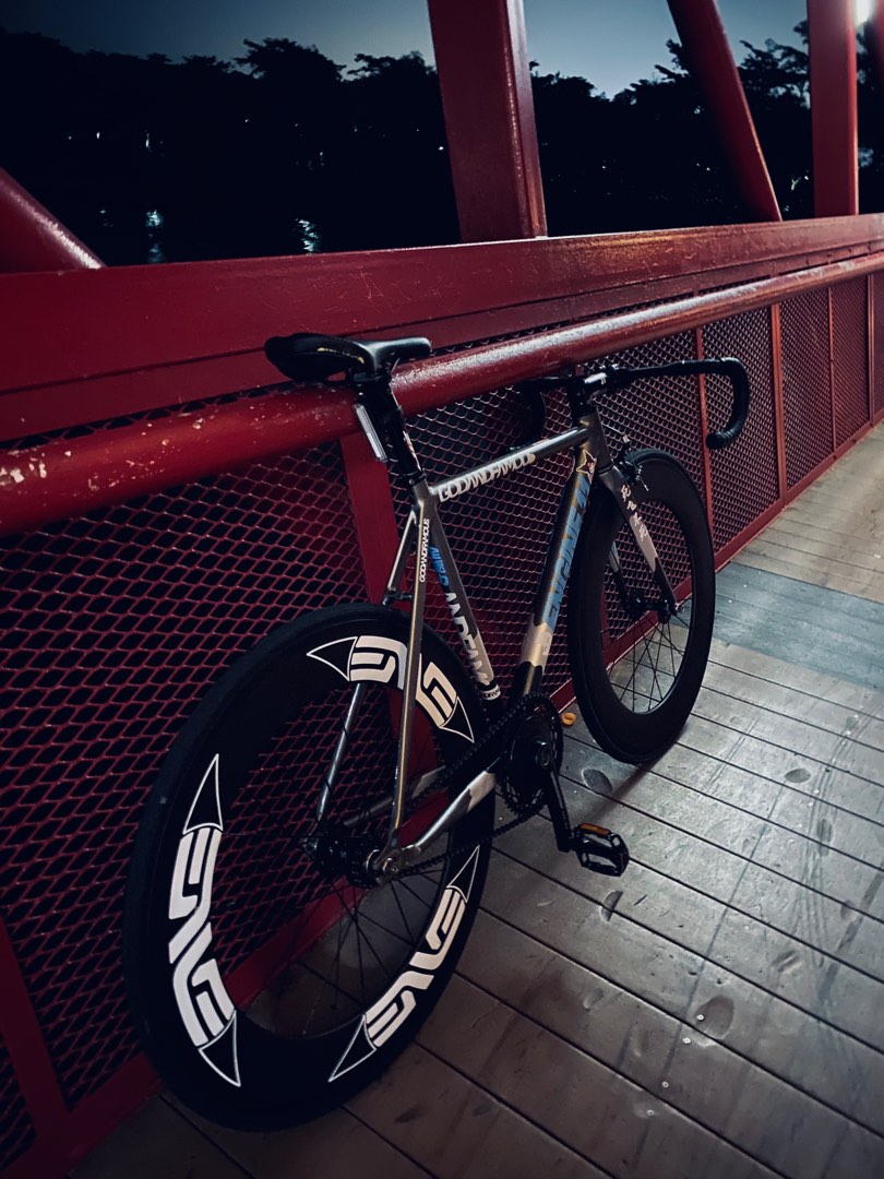 Engine 11 crit d gun metal, Sports Equipment, Bicycles & Parts ...