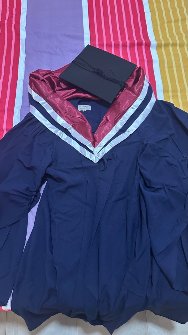 Free NTU Graduation Gown Full Set (SOH Humanities), Women's Fashion ...