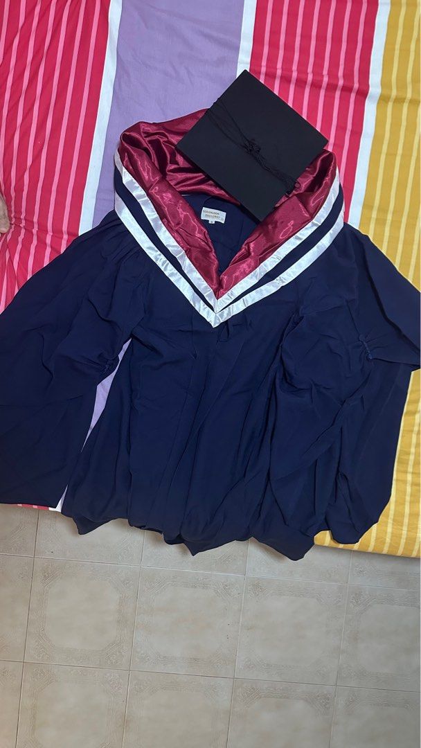 Free NTU Graduation Gown Full Set (SOH Humanities), Women's Fashion ...