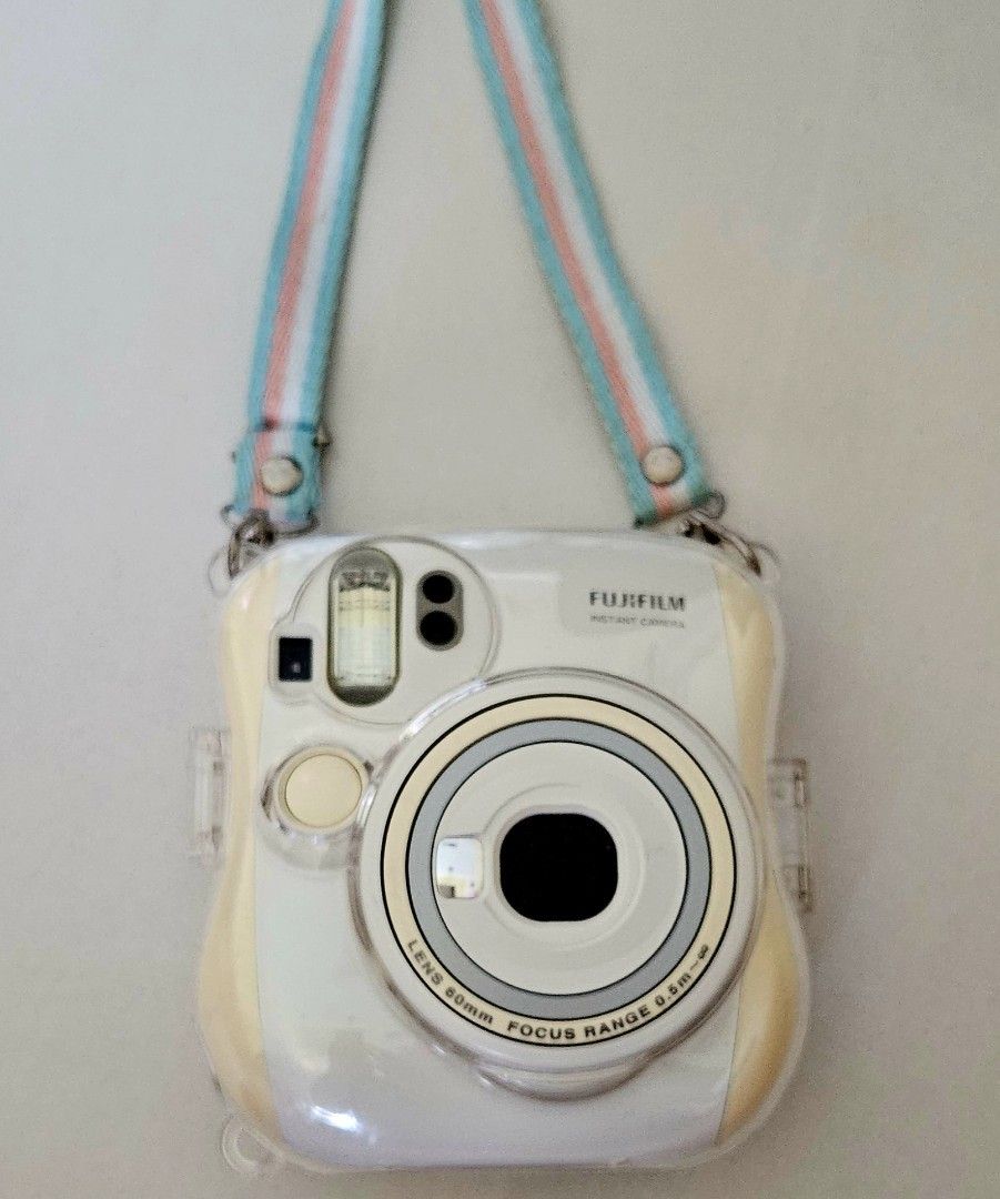 Fujifilm Instax Mini 11 Camera - White, Photography, Cameras on Carousell