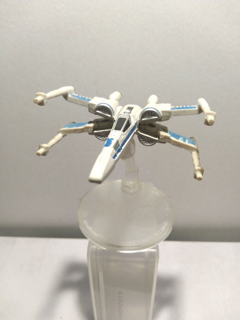 Mattel / Hot Wheels Star Wars / Resistance X-Wing Fighter / Diecast ...