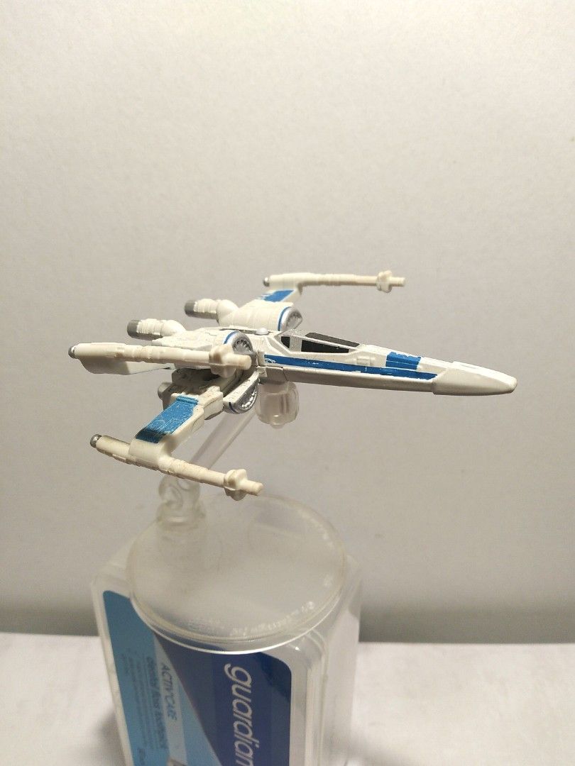 Mattel / Hot Wheels Star Wars / Resistance X-Wing Fighter / Diecast ...