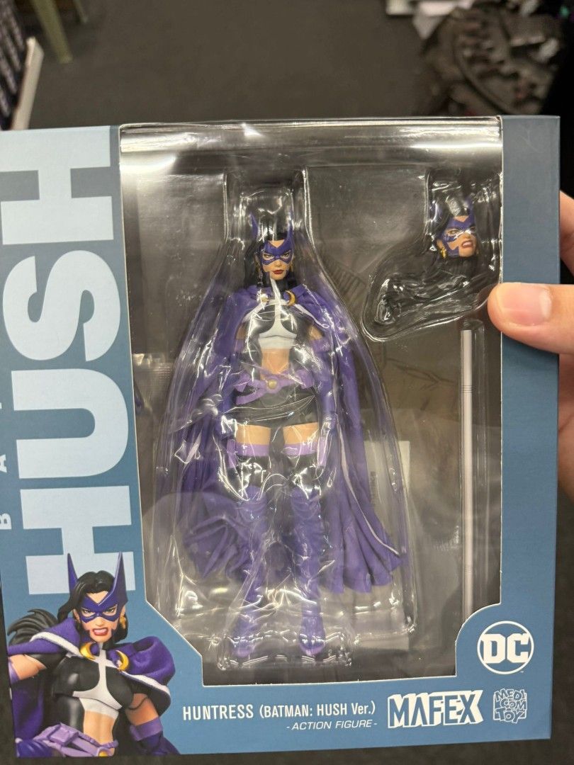 Medicom Mafex Bush Batman The Huntress, Hobbies & Toys, Toys & Games on ...