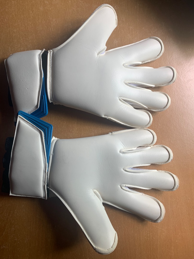 ONE Goalkeeper Gloves, Sports Equipment, Sports & Games, Racket & Ball ...