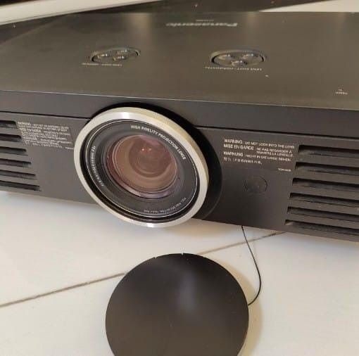 Panasonic Projector AE 4000, 家庭電器, 電視 & 其他娛樂, 投影機 - Carousell